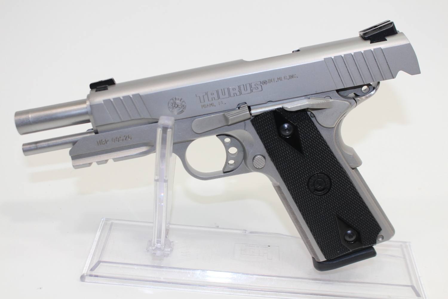 TAURUS PT 1911 AR Pistol 45 ACP Stainless w/Org Box and 3 Mags USED ...